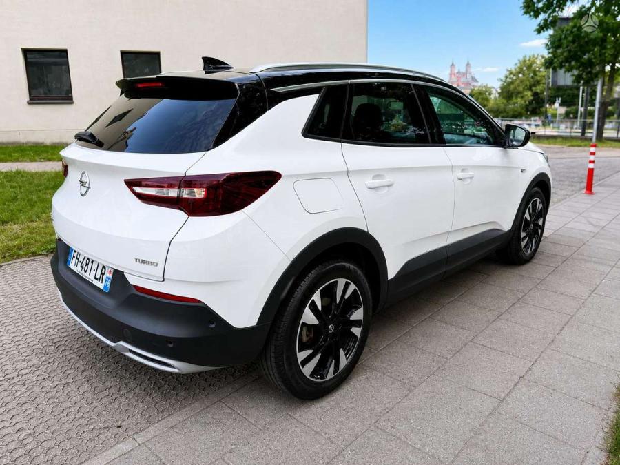 White Opel Grandland X 2019 in Vilnius, with an engine capacity of 1.20 L and mileage of 170 thousand km for 10000 €, photo 6 on AUTOMOTO.COM.LV