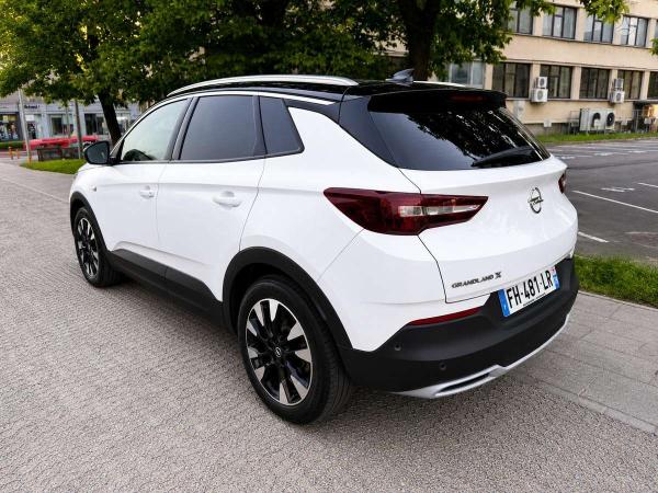 Белый Опель Grandland X 2019 в Вильнюс, объемом двигателя 1.20 л и пробегом 170 тыс. км за 10000 €, фото 8 на AUTOMOTO.COM.LV