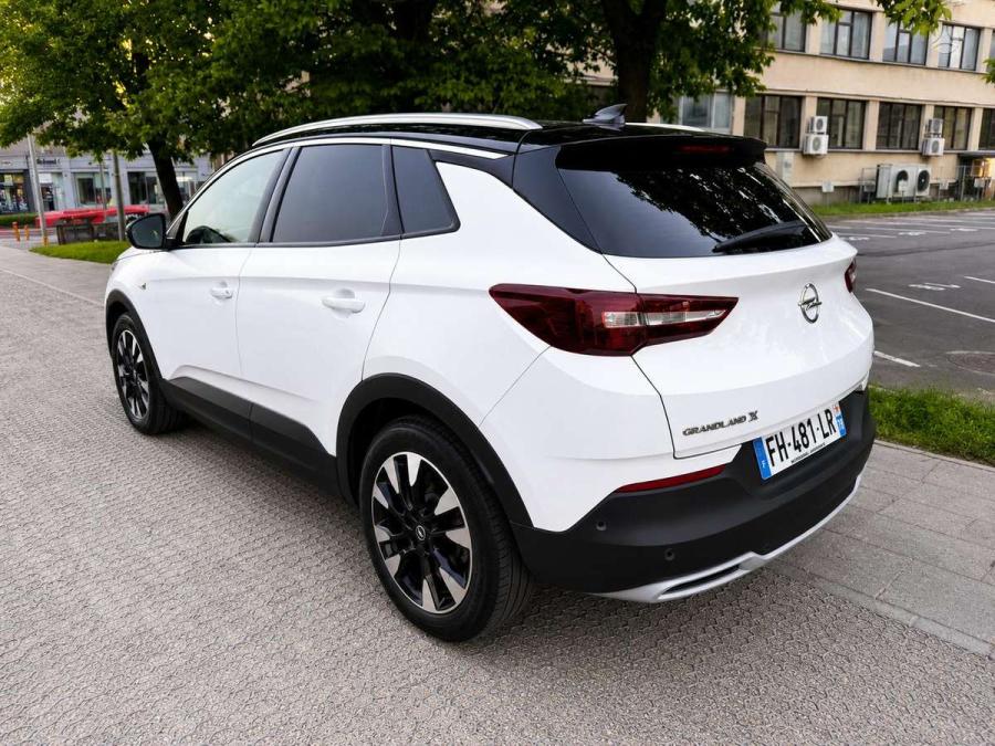 White Opel Grandland X 2019 in Vilnius, with an engine capacity of 1.20 L and mileage of 170 thousand km for 10000 €, photo 9 on AUTOMOTO.COM.LV