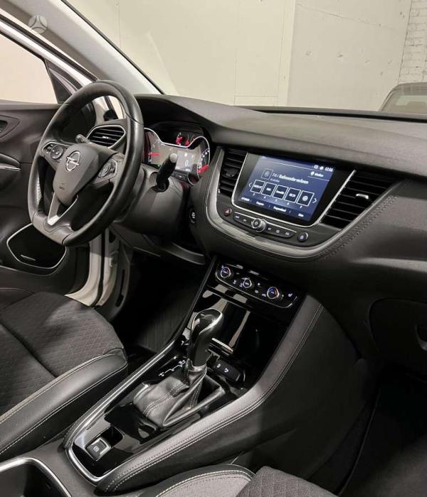 Белый Опель Grandland X 2019 в Клайпеда, объемом двигателя 1.50 л и пробегом 148 тыс. км за 12999 €, фото 2 на AUTOMOTO.COM.LV