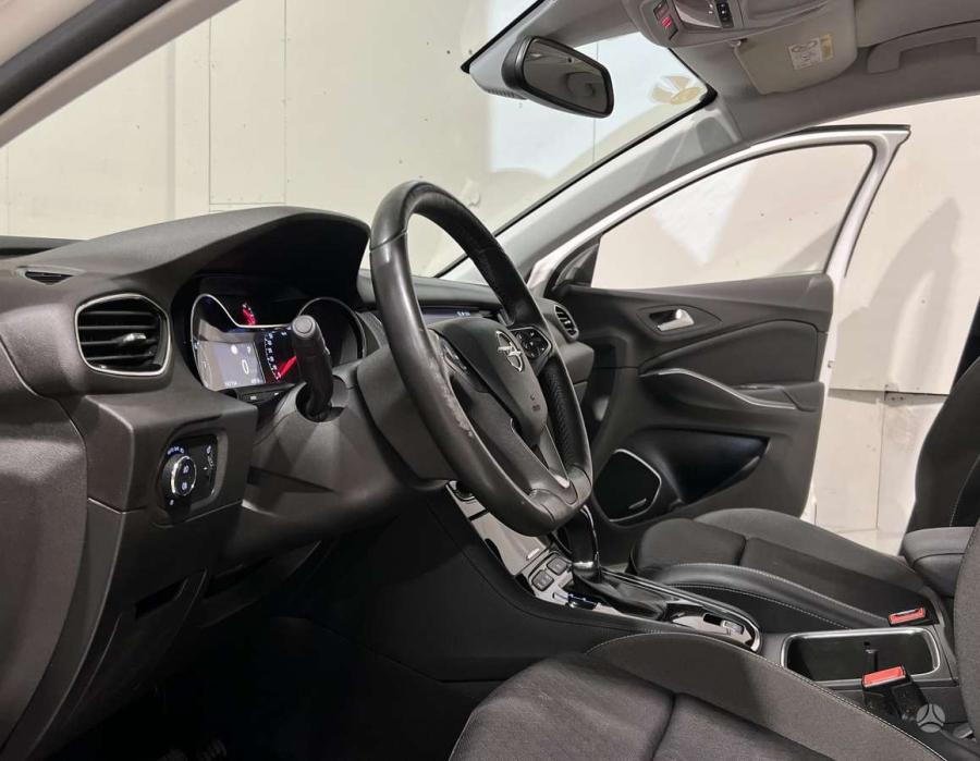 Белый Опель Grandland X 2019 в Клайпеда, объемом двигателя 1.50 л и пробегом 148 тыс. км за 12999 €, фото 16 на AUTOMOTO.COM.LV