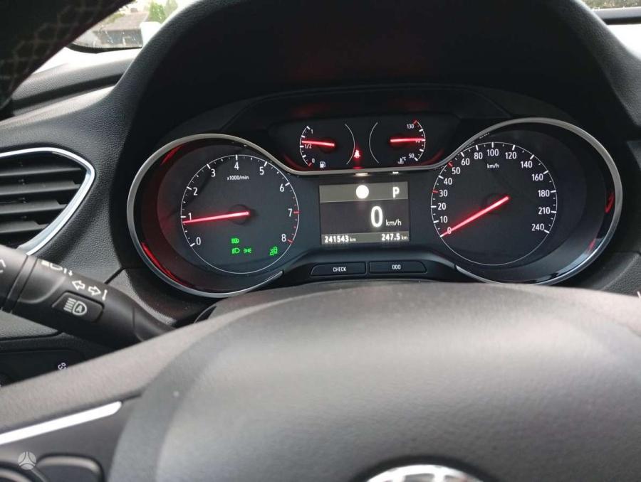 Белый Опель Grandland X 2019 в Вильнюс, объемом двигателя 1.60 л и пробегом 241 тыс. км за 13500 €, фото 12 на AUTOMOTO.COM.LV