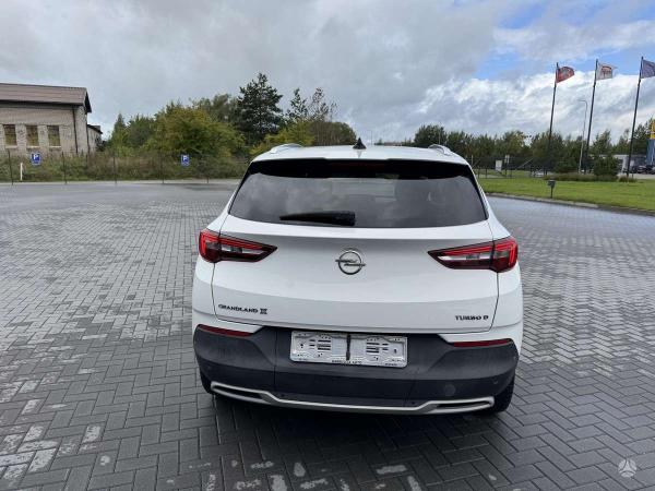 Опель Grandland X 2019 в Тельшяй на AUTOMOTO.COM.LV Белый Опель Grandland X 2019 в Тельшяй, объемом двигателя 1.50 л и пробегом 194 тыс. км за 10300 €, фото 7 на AUTOMOTO.COM.LV