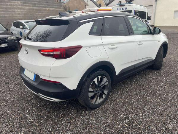 White Opel Grandland X 2020 in Taurage, with an engine capacity of 1.50 L and mileage of 306 thousand km for 9000 €, photo 3 on AUTOMOTO.COM.LV