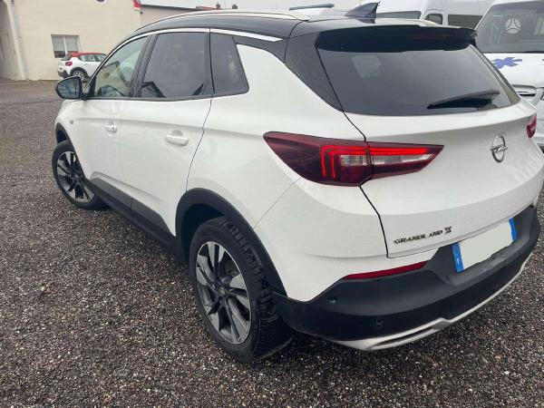 White Opel Grandland X 2020 in Taurage, with an engine capacity of 1.50 L and mileage of 306 thousand km for 9000 €, photo 5 on AUTOMOTO.COM.LV
