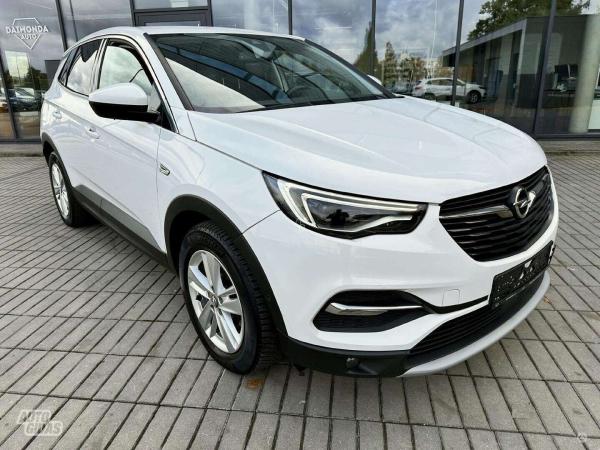 White Opel Grandland X 2020 in Kaunas, with an engine capacity of 1.20 L and mileage of 162 thousand km for 10200 €, photo 3 on AUTOMOTO.COM.LV