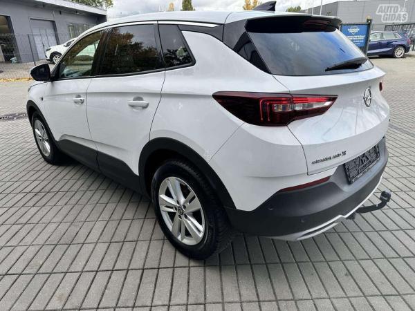White Opel Grandland X 2020 in Kaunas, with an engine capacity of 1.20 L and mileage of 162 thousand km for 10200 €, photo 4 on AUTOMOTO.COM.LV