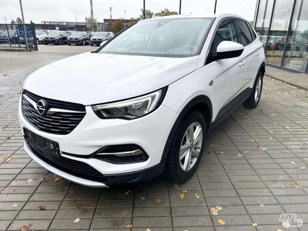 White Opel Grandland X 2020 in Kaunas, with an engine capacity of 1.20 L and mileage of 195 thousand km for 10800 €, photo 1 on AUTOMOTO.COM.LV