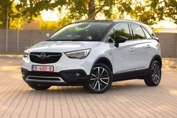 White Opel Grandland X 2020 in Jelgava, with an engine capacity of 1.20 L and mileage of 89 thousand km for 9990 €, photo 2 on AUTOMOTO.COM.LV