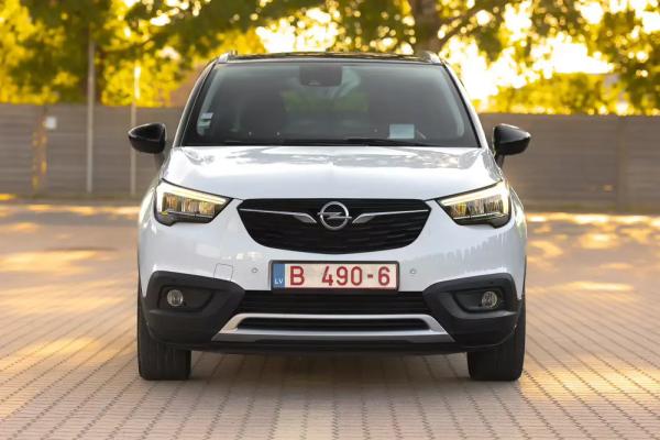 White Opel Grandland X 2020 in Jelgava, with an engine capacity of 1.20 L and mileage of 89 thousand km for 9990 €, photo 5 on AUTOMOTO.COM.LV