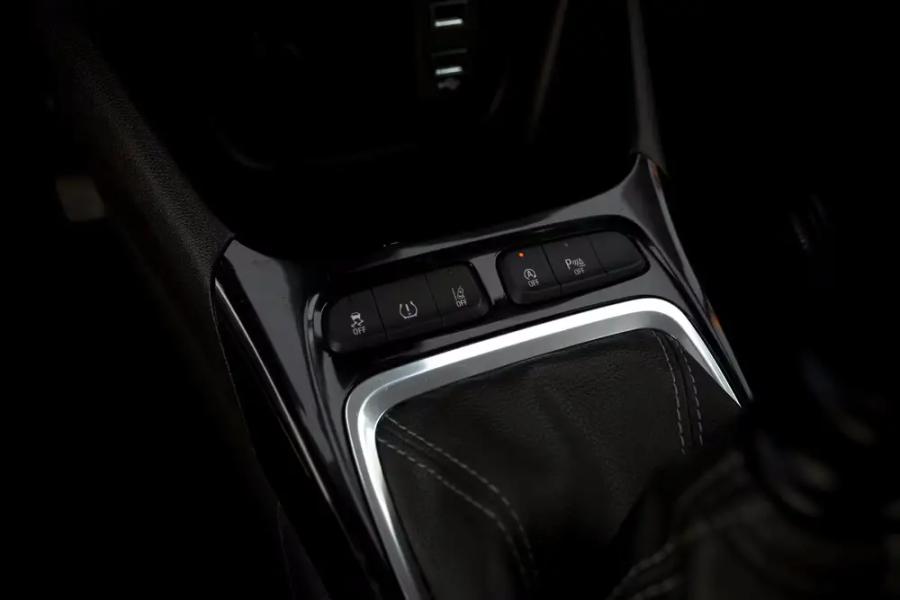 Balts Opel Grandland X 2020 Jelgava, ar dzinēja tilpumu 1.20 L un nobraukumu 89 tūkst. km par 9990 €, foto 19 vietnē AUTOMOTO.COM.LV