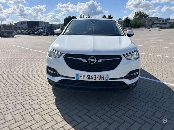 Белый Опель Grandland X 2020 в Таураге, объемом двигателя 1.50 л и пробегом 233 тыс. км за 8300 €, фото 1 на AUTOMOTO.COM.LV