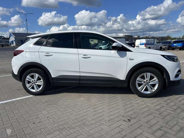 Белый Опель Grandland X 2020 в Таураге, объемом двигателя 1.50 л и пробегом 233 тыс. км за 8300 €, фото 3 на AUTOMOTO.COM.LV