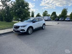 White Opel Grandland X 2020 in Vilnius, with an engine capacity of 2.00 L and mileage of 144 thousand km for 16300 €, photo  on AUTOMOTO.COM.LV