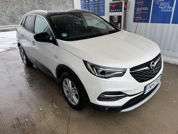 White Opel Grandland X 2020 in Vilnius, with an engine capacity of 2.00 L and mileage of 144 thousand km for 16300 €, photo 3 on AUTOMOTO.COM.LV