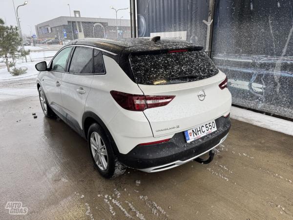 White Opel Grandland X 2020 in Vilnius, with an engine capacity of 2.00 L and mileage of 144 thousand km for 16300 €, photo 4 on AUTOMOTO.COM.LV