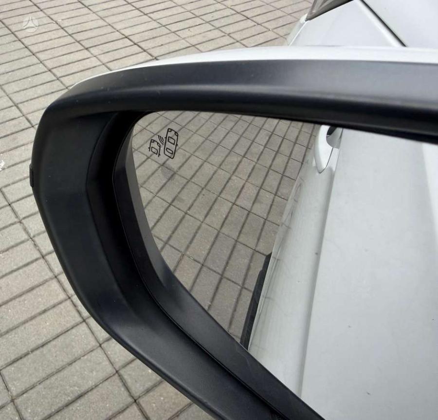 White Opel Grandland X 2020 in Kaunas, with an engine capacity of 1.20 L and mileage of 185 thousand km for 10300 €, photo 7 on AUTOMOTO.COM.LV