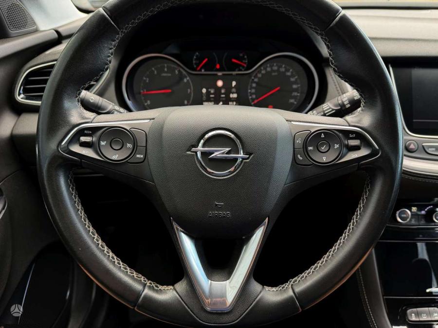 White Opel Grandland X 2020 in Kaunas, with an engine capacity of 1.20 L and mileage of 185 thousand km for 10300 €, photo 9 on AUTOMOTO.COM.LV