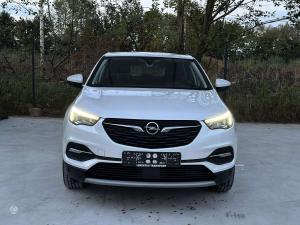 White Opel Grandland X 2021 in Vilnius, with an engine capacity of 1.60 L and mileage of 170 thousand km for 14290 €, photo 2 on AUTOMOTO.COM.LV