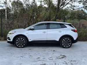 White Opel Grandland X 2021 in Vilnius, with an engine capacity of 1.60 L and mileage of 170 thousand km for 14290 €, photo 4 on AUTOMOTO.COM.LV