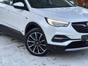 White Opel Grandland X 2021 in Vilnius, with an engine capacity of 1.60 L and mileage of 170 thousand km for 14290 €, photo 9 on AUTOMOTO.COM.LV