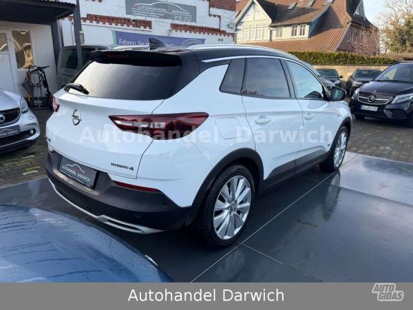 White Opel Grandland X 2021 in Kaunas, with an engine capacity of 1.60 L and mileage of 84 thousand km for 22390 €, photo 2 on AUTOMOTO.COM.LV