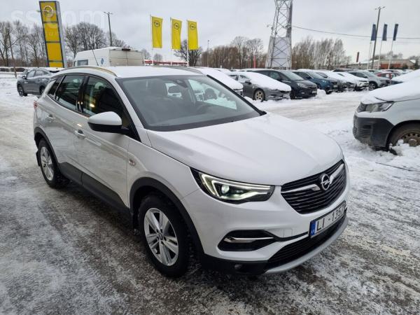 White Opel Grandland X 2021 in Riga, with an engine capacity of 1.20 L and mileage of 68 thousand km for 14900 €, photo 3 on AUTOMOTO.COM.LV