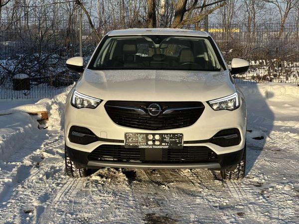 White Opel Grandland X 2021 in Vilnius, with an engine capacity of 1.60 L and mileage of 170 thousand km for 14290 €, photo 2 on AUTOMOTO.COM.LV