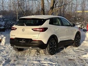 White Opel Grandland X 2021 in Vilnius, with an engine capacity of 1.60 L and mileage of 170 thousand km for 14290 €, photo 5 on AUTOMOTO.COM.LV