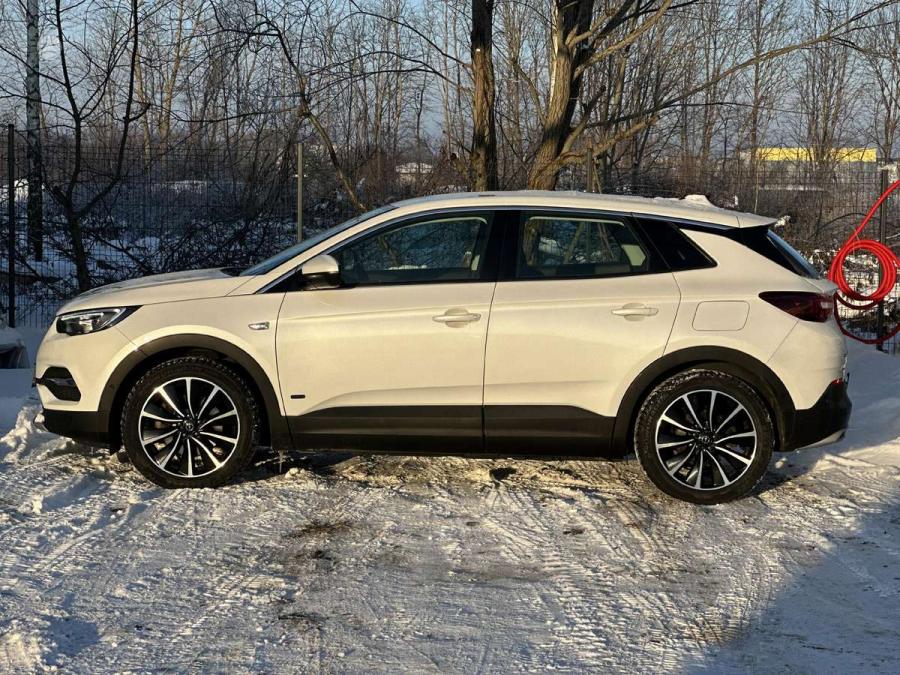 White Opel Grandland X 2021 in Vilnius, with an engine capacity of 1.60 L and mileage of 170 thousand km for 14290 €, photo 8 on AUTOMOTO.COM.LV