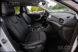 Balts Opel Grandland X 2021 Jelgava, ar dzinēja tilpumu 1.60 L un nobraukumu 0 tūkst. km par 14750 €, foto 9 vietnē AUTOMOTO.COM.LV