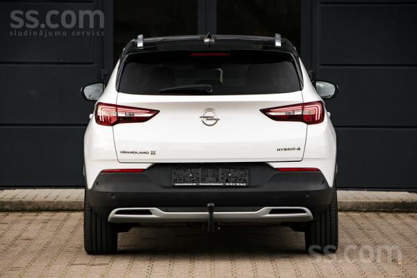 White Opel Grandland X 2021 in Riga, with an engine capacity of 1.60 L and mileage of 0 thousand km for 18700 €, photo 5 on AUTOMOTO.COM.LV