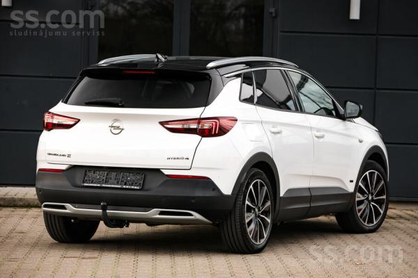 White Opel Grandland X 2021 in Riga, with an engine capacity of 1.60 L and mileage of 0 thousand km for 18700 €, photo 6 on AUTOMOTO.COM.LV