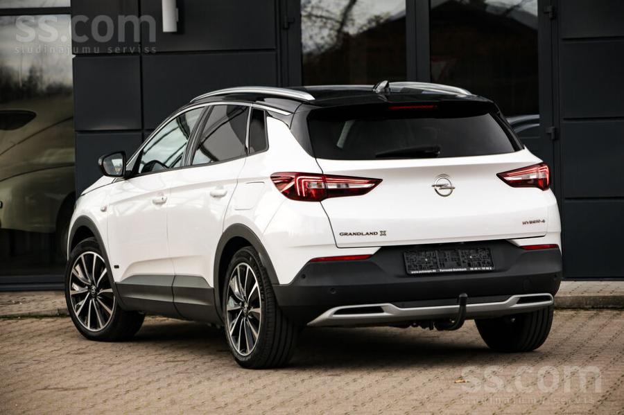 White Opel Grandland X 2021 in Riga, with an engine capacity of 1.60 L and mileage of 0 thousand km for 18700 €, photo 5 on AUTOMOTO.COM.LV