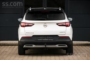 White Opel Grandland X 2021 in Riga, with an engine capacity of 1.60 L and mileage of 0 thousand km for 18700 €, photo 6 on AUTOMOTO.COM.LV