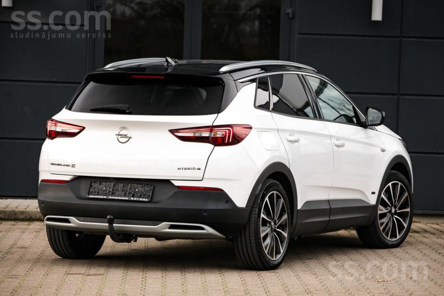 White Opel Grandland X 2021 in Riga, with an engine capacity of 1.60 L and mileage of 0 thousand km for 18700 €, photo 7 on AUTOMOTO.COM.LV