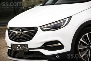White Opel Grandland X 2021 in Riga, with an engine capacity of 1.60 L and mileage of 0 thousand km for 18700 €, photo 9 on AUTOMOTO.COM.LV