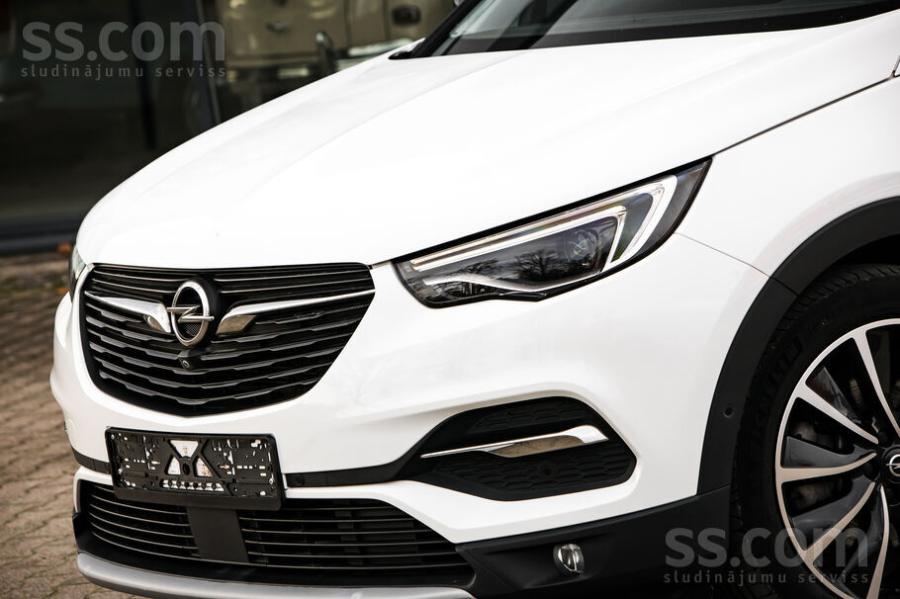 White Opel Grandland X 2021 in Riga, with an engine capacity of 1.60 L and mileage of 0 thousand km for 18700 €, photo 9 on AUTOMOTO.COM.LV