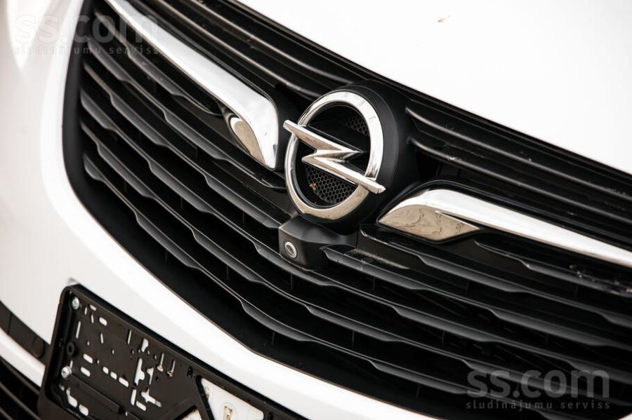 White Opel Grandland X 2021 in Riga, with an engine capacity of 1.60 L and mileage of 0 thousand km for 18700 €, photo 10 on AUTOMOTO.COM.LV