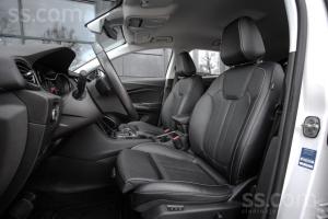 White Opel Grandland X 2021 in Riga, with an engine capacity of 1.60 L and mileage of 0 thousand km for 18700 €, photo 18 on AUTOMOTO.COM.LV