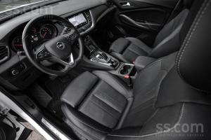 White Opel Grandland X 2021 in Riga, with an engine capacity of 1.60 L and mileage of 0 thousand km for 18700 €, photo 19 on AUTOMOTO.COM.LV