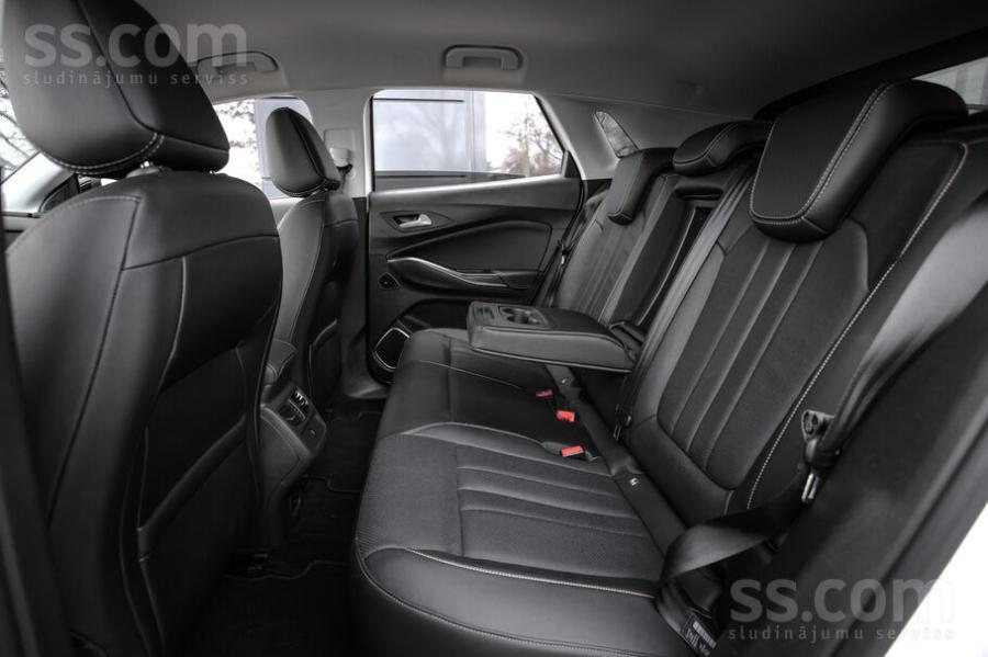 White Opel Grandland X 2021 in Riga, with an engine capacity of 1.60 L and mileage of 0 thousand km for 18700 €, photo 20 on AUTOMOTO.COM.LV