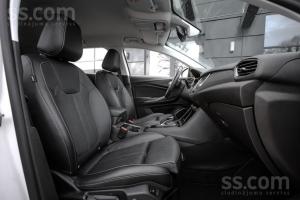 White Opel Grandland X 2021 in Riga, with an engine capacity of 1.60 L and mileage of 0 thousand km for 18700 €, photo 22 on AUTOMOTO.COM.LV