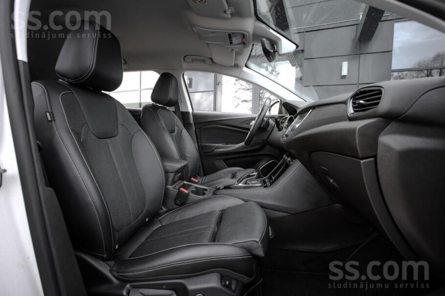 White Opel Grandland X 2021 in Riga, with an engine capacity of 1.60 L and mileage of 0 thousand km for 18700 €, photo 22 on AUTOMOTO.COM.LV
