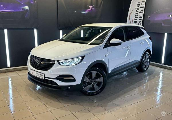 Белый Опель Grandland X 2021 в Вильнюс, объемом двигателя 1.50 л и пробегом 120 тыс. км за 13990 €, фото 1 на AUTOMOTO.COM.LV