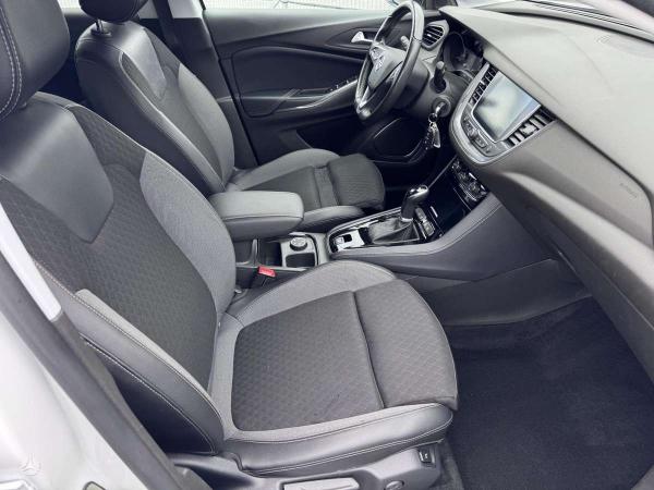 Белый Опель Grandland X 2021 в Вильнюс, объемом двигателя 1.50 л и пробегом 120 тыс. км за 13990 €, фото 7 на AUTOMOTO.COM.LV