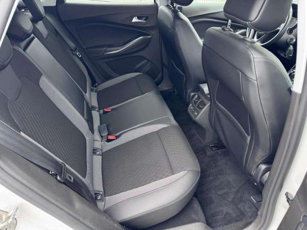 Белый Опель Grandland X 2021 в Вильнюс, объемом двигателя 1.50 л и пробегом 120 тыс. км за 13990 €, фото 8 на AUTOMOTO.COM.LV