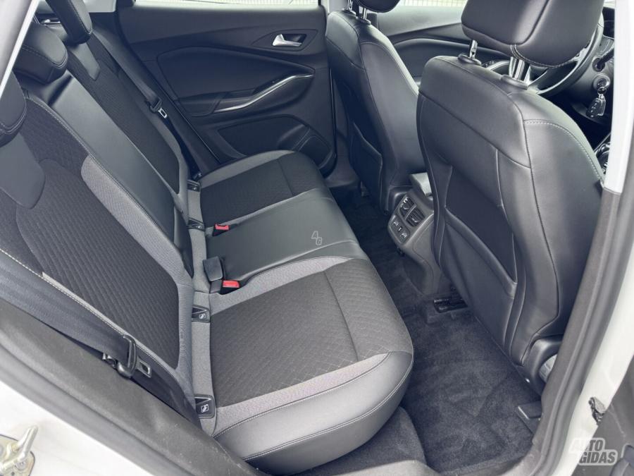 White Opel Grandland X 2021 in Avizieniai, with an engine capacity of 1.50 L and mileage of 120 thousand km for 13990 €, photo 9 on AUTOMOTO.COM.LV
