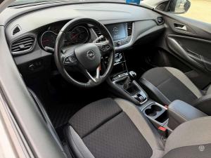 White Opel Grandland X 2021 in Kaunas, with an engine capacity of 1.20 L and mileage of 102 thousand km for 11500 €, photo 6 on AUTOMOTO.COM.LV