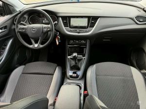 White Opel Grandland X 2021 in Kaunas, with an engine capacity of 1.20 L and mileage of 102 thousand km for 11500 €, photo 8 on AUTOMOTO.COM.LV